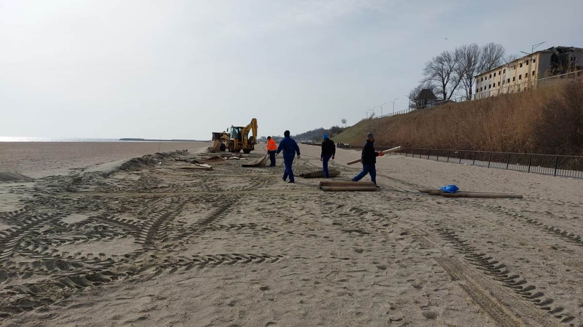 A început pregătirea plajelor pentru sezonul estival 2024 – GoNEXT