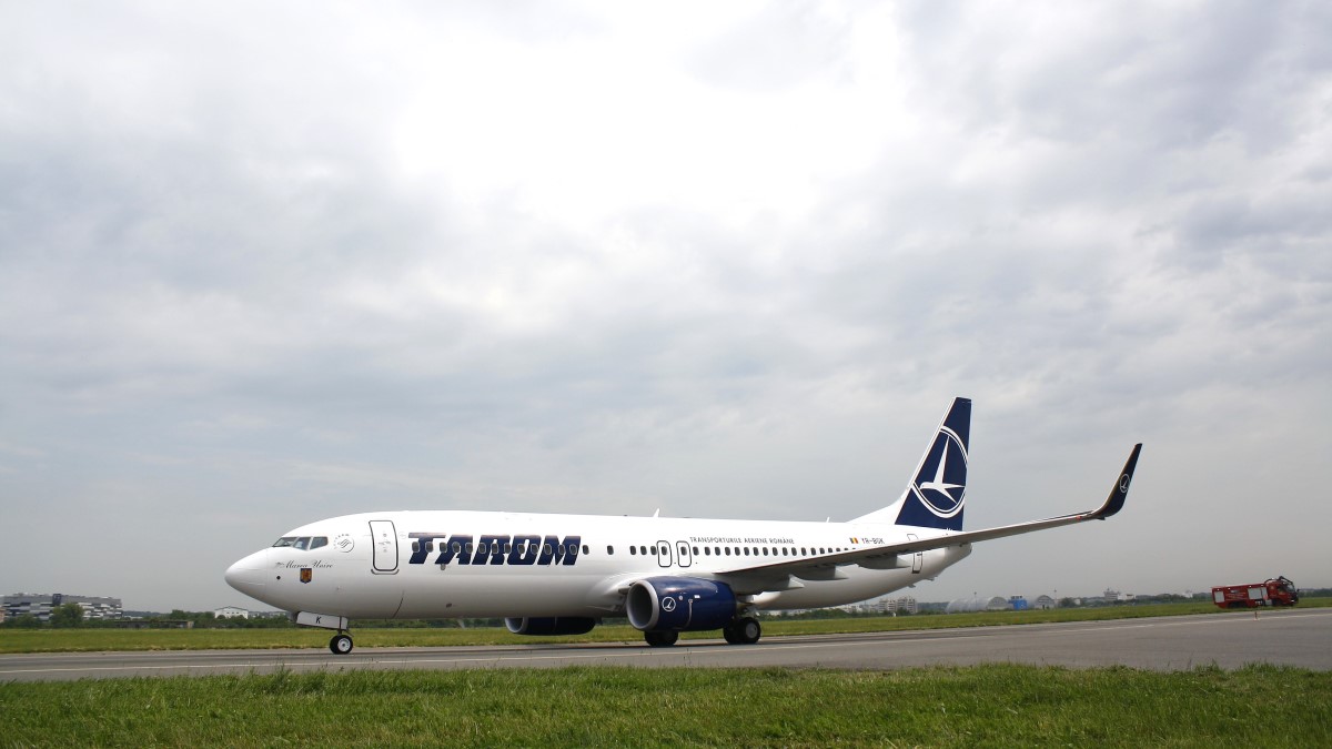 TAROM vine cu oferte speciale pentru cei care călătoresc la Paris sau ...