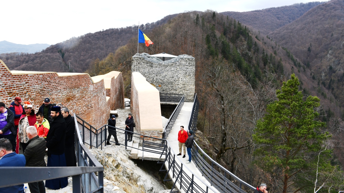 Cetatea Poienari a fost redeschisă – GoNEXT